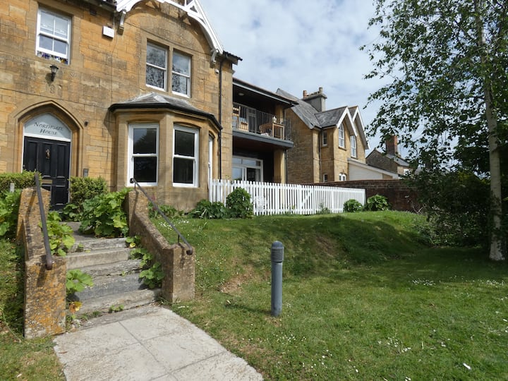 Ground Floor Flat With Garden In Sherborne. - ヨービル