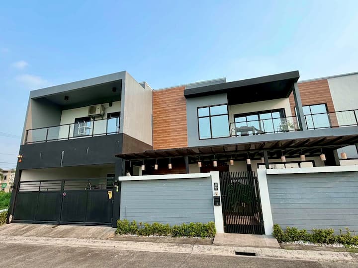 4 Bedroom Home Near Clark Nlex Marquee Angeles - Angeles