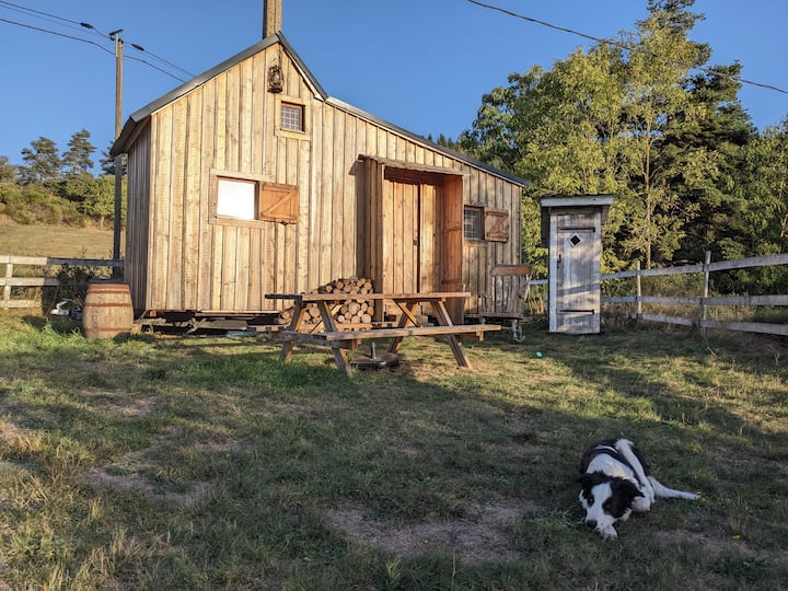 La Petite Maison Dans La Prairie - Coucouron