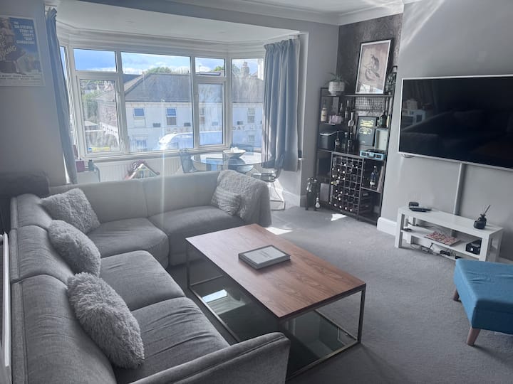 2 Bedroom 1st Ff With Views & Close To The Beach - Brighton Marina