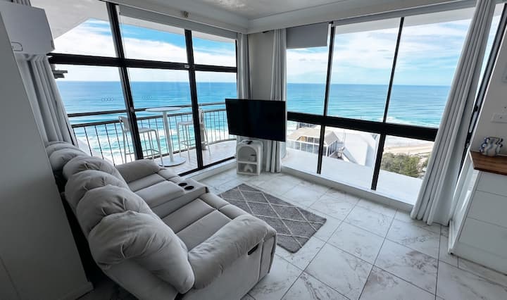 Studio 1 At 30th Floor. Oceanview. - Surfers Paradise