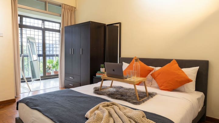 Premium Queen Room · Garden · 1 Min Lentor Mrt - Singapore