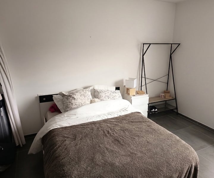Chambre De 16m2 Sur Les Coteaux De Bonneville - Bonneville
