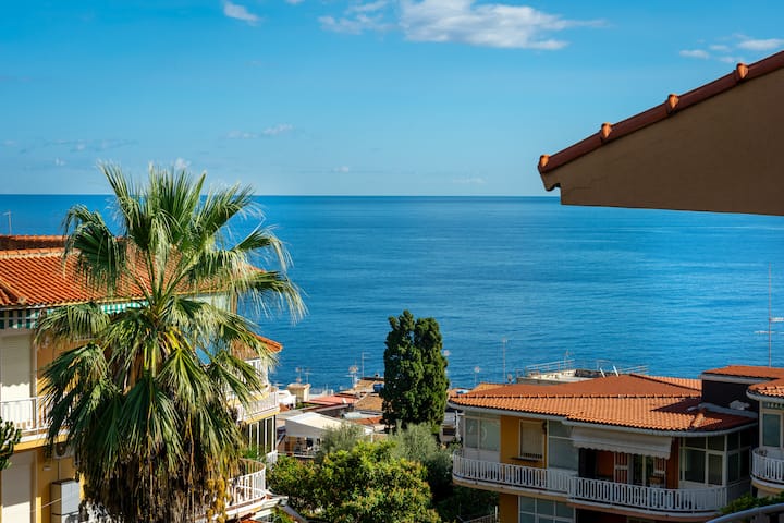 Luna Suite: Monolocale Vista Mare Romantico - Aci Castello