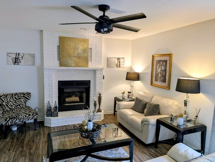 World Cup Retreat Near Arrowhead Stadium! - Kansas City, MO