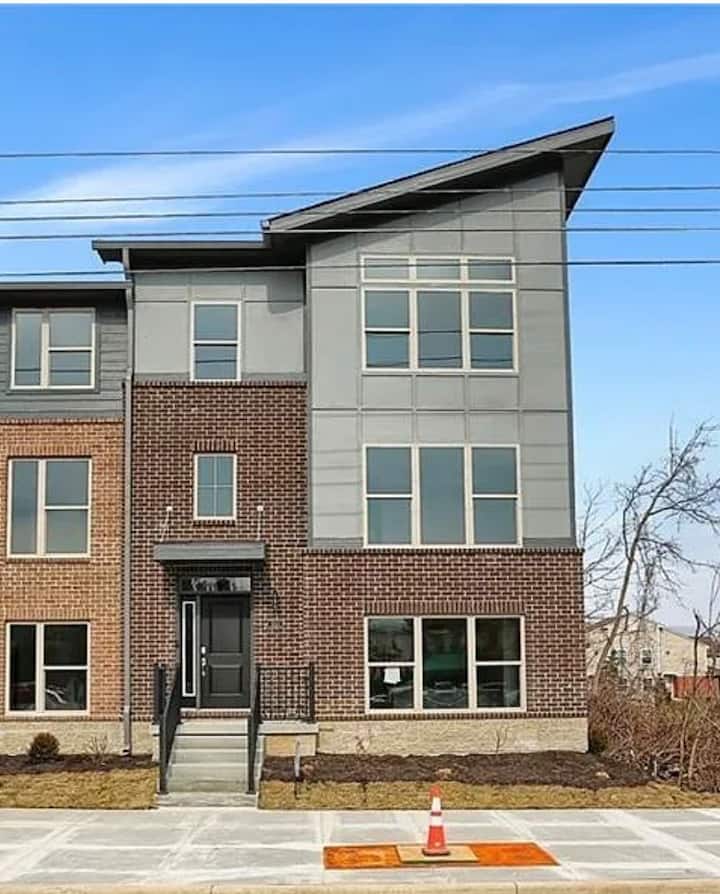 Stay In The Heart Of Fishers! - Fishers, IN