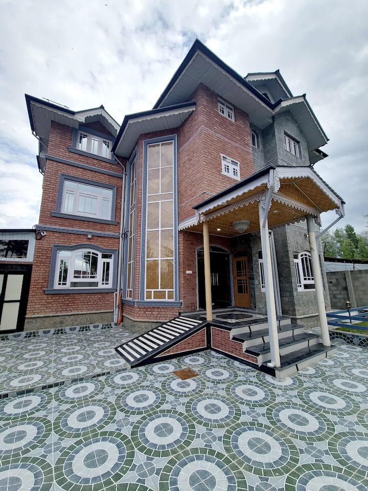 Hardil Aziz - Srinagar