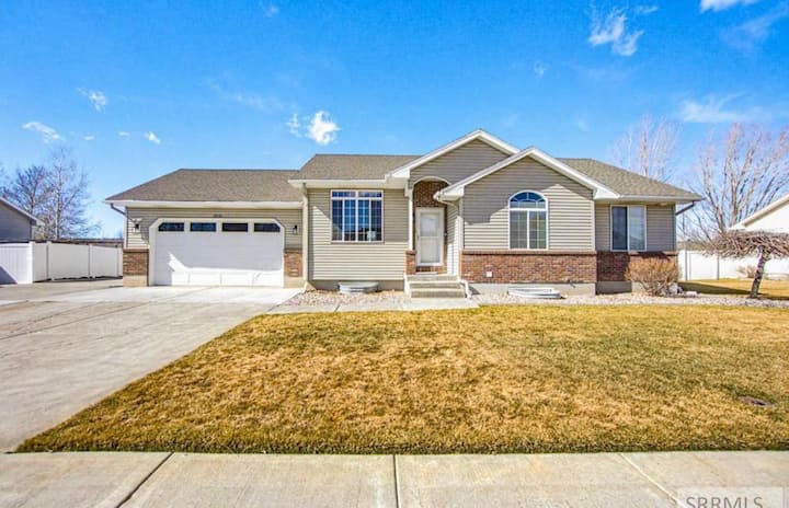 Cozy Family Suites (Basement) - Idaho Falls, ID