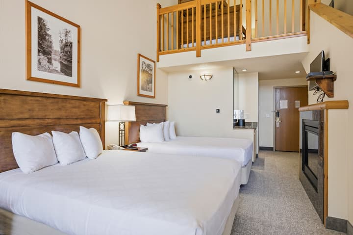 Free Waterpark! Villa W/ Loft @ Chula Vista - Wisconsin Dells, WI