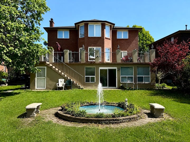 Spacious Family Retreat Backing Onto Ravine - Vaughan