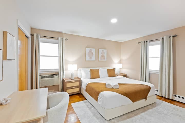 Spacious 3br W/ Rooftop Terrace & Parking Near Nyc - Queens