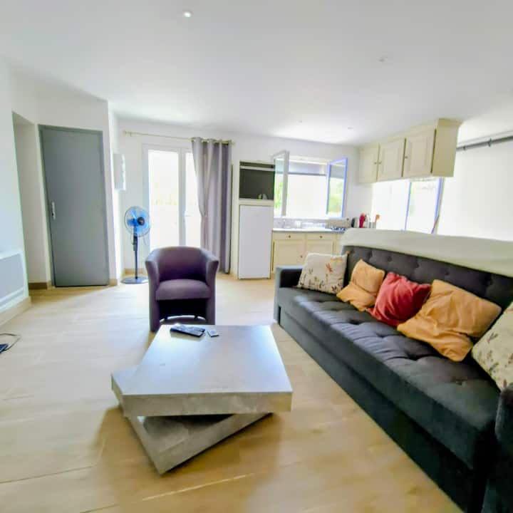 Appartement Rez-de-chaussée De Villa - Carros