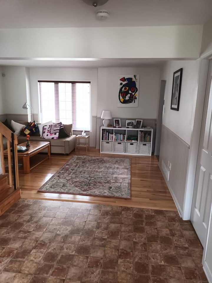 Maison Paisible De 4 Chambres /  Jardin / Aylmer - Ottawa