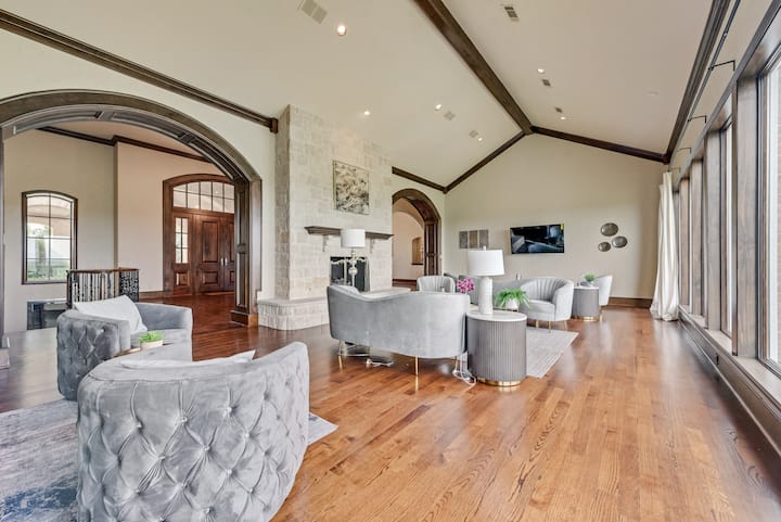 5bd Luxury Home | Pool | Car Garage | Denton - Denton, TX