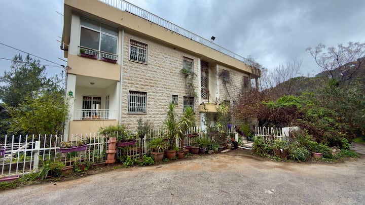 Entire 2-floor Home For Families - Lebanon