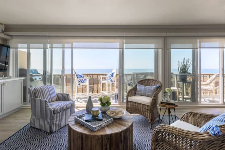 Dreamy Updated Beach Condo - Monterey Bay, CA