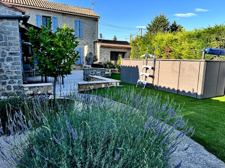 Mas En Pierre Avec Piscine Et Climatisation - Alès