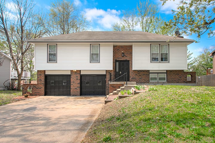 Relocation Ready 4br Home 4 Extended Work Stays - Parkville, MO