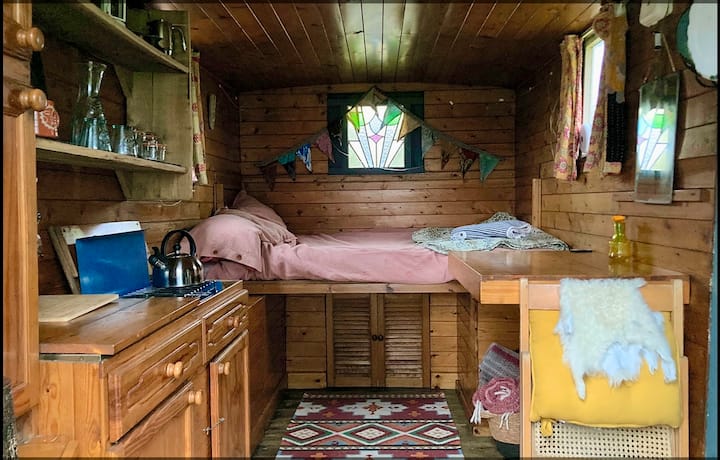 Lucy’s Hut At Treyhill Farm - North Devon District
