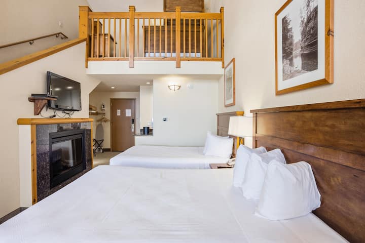 Villa W/ Loft @ Chula Vista! Free Waterpark! - Wisconsin Dells, WI