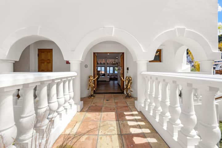 Luxury 4br Villa: Ocean Views + Vaulted Ceilings - Avalon, CA