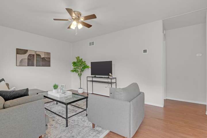 Clean & Cozy 2 Bed Apt Near Ba Hillside - Broken Arrow, OK