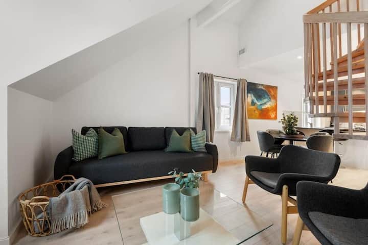 Heimby Homes - Large Top Floor Penthouse Apt! - Bergen