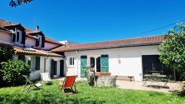 Maison Familiale Avec Jardin Au Cœur D'anglet - Anglet