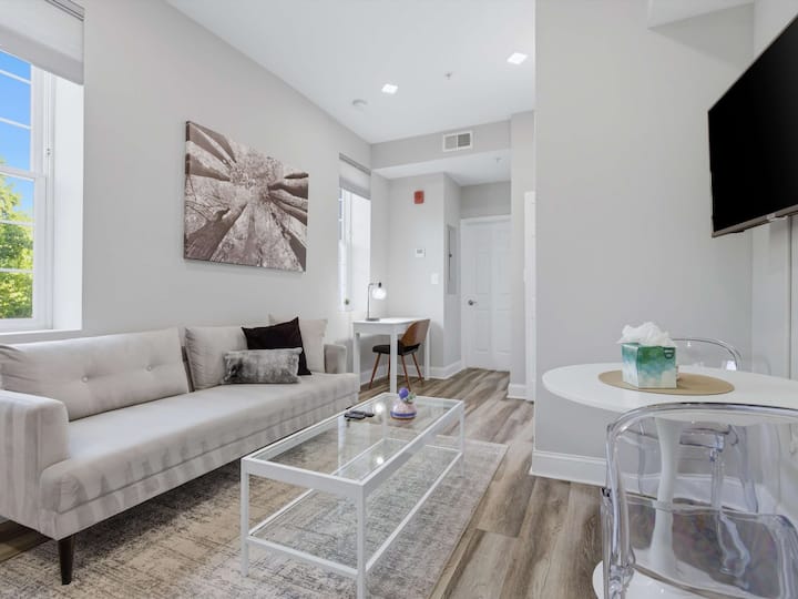 Stylish 1br Capitol Hill - Walk To Metro - Washington, DC