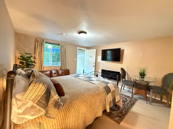Riverfront Budget Friendly Inn - Monte Rio, CA