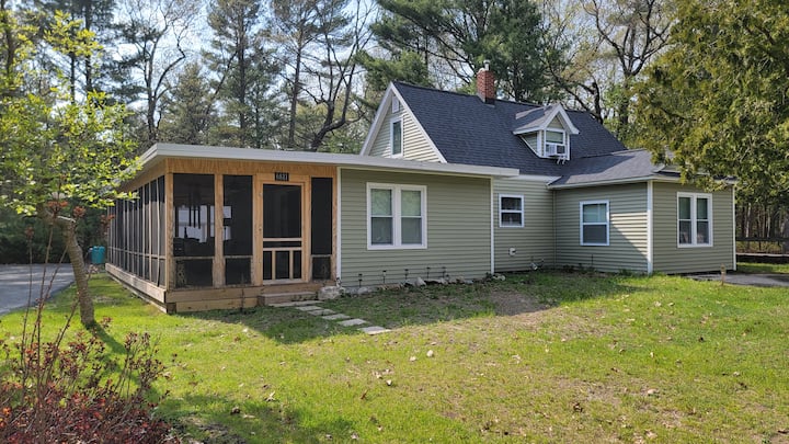 Magnolia Cottage - Pentwater, MI