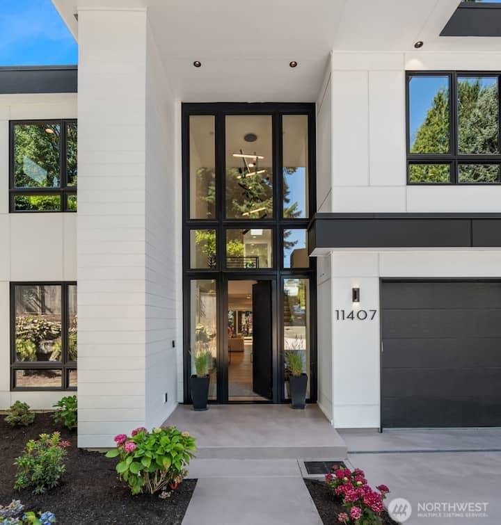 Custom-built, Modern Luxury Home. - Redmond, WA