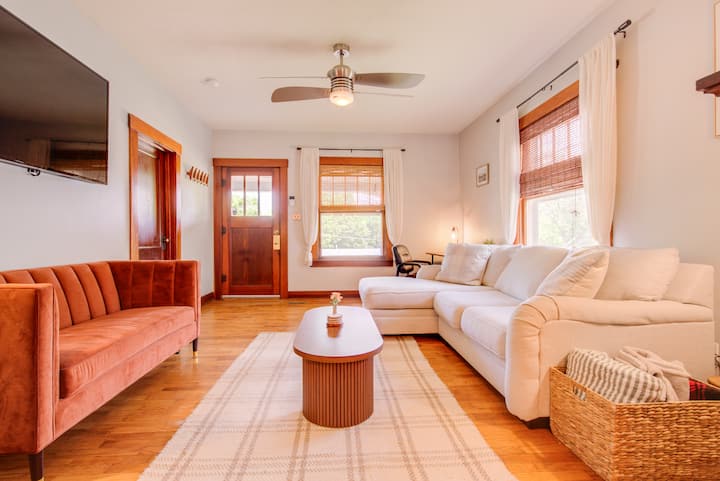 Charming Bungalow 4bd/2ba, Huge Deck And Sunroom - Splash Park, Manhattan