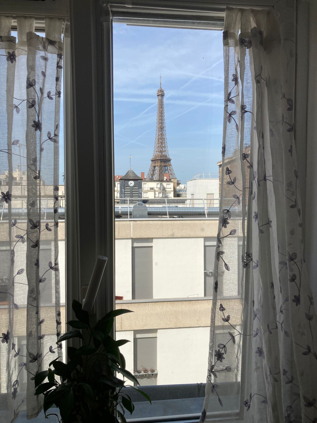 Studio avec vue sur la Tour Eiffel - Appartements à louer à Paris, Île ...