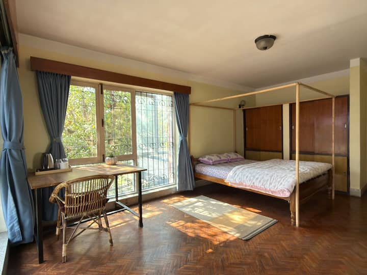 Cozy Jhamsikhel Home With Avocado Garden - Kathmandu