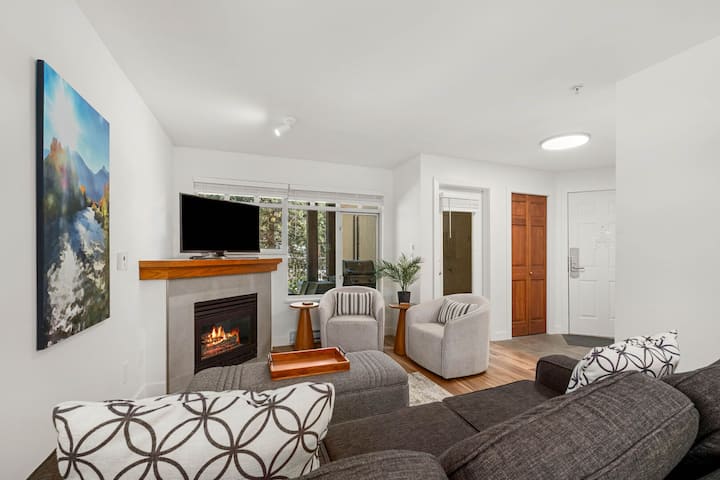 2br | Lagoons | Private Hot Tub | Village Location - Whistler