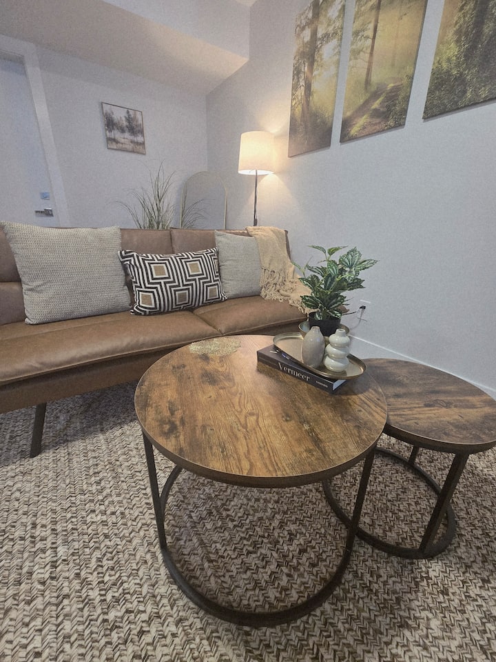 Modern Boutique Suite | Laundry + Free Parking! - Langley