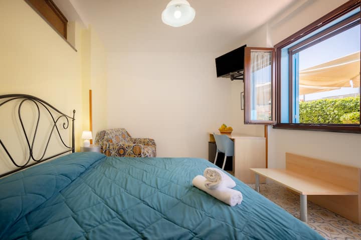 La Capannina Rooms - Matrimoniale Con Divano Letto - Procida