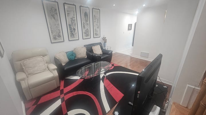 New Renovated 5 Bed Rooms House 5 Bedroom 8 Guest - Toronto