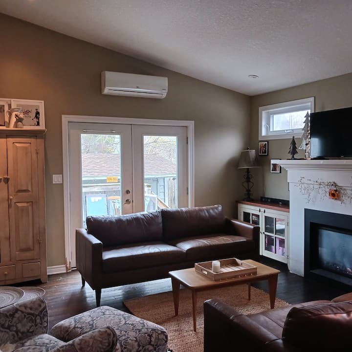 2 Bedroom 2 Level Private Suite Atached To My Home - London, Ontario
