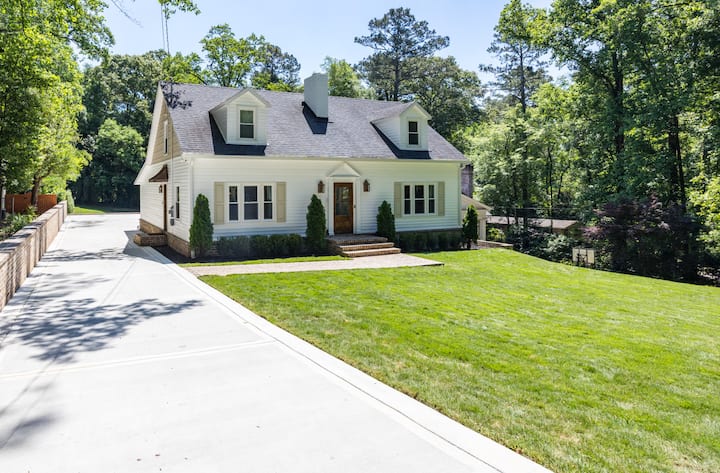 Luxury Ingleside Home | Gym + Office | 4br - Macon, GA