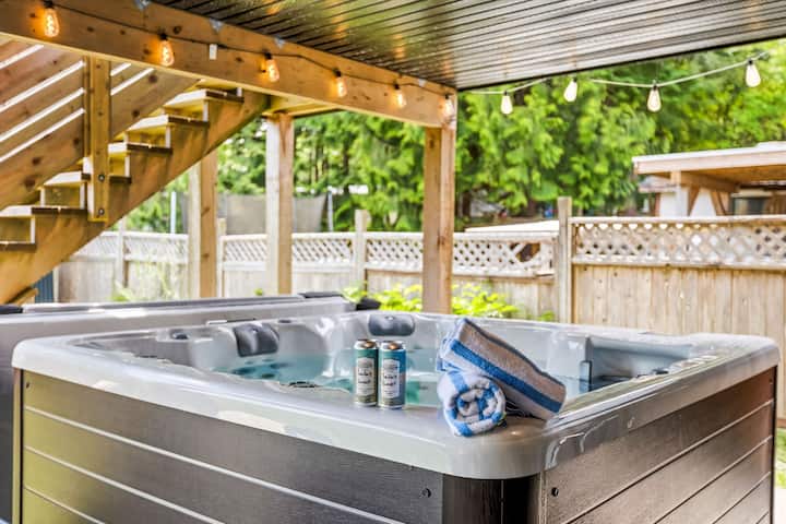 Pacific Basecamp | Walkable 2br, Hot Tub & Bbq - Ucluelet