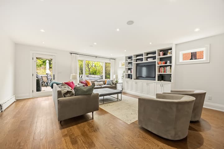 Cozy Retreat Getaway Near Downtown Toronto - Toronto, ON