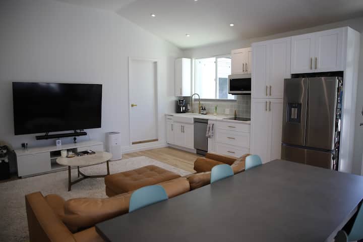 Luxury Designer Adu W/ Patio, Tonal & Workspace - San Mateo, CA