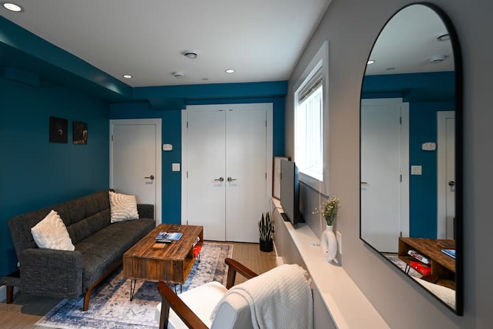 Ocean/mountain Views | Walk To Fanfest | Sleeps 6 - North Vancouver