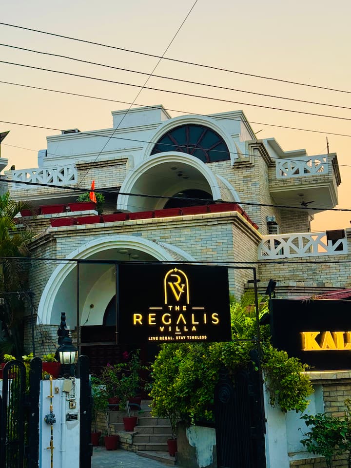 The Regalis Villa - Lucknow