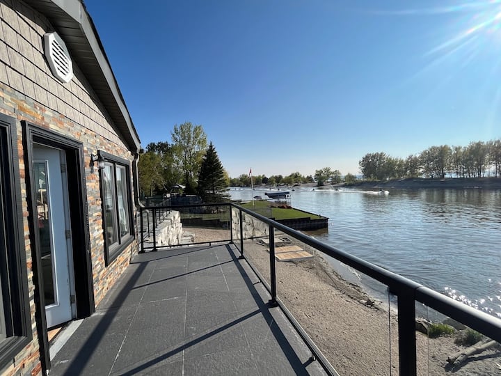 Riverside Retreat On Georgian Bay - Wasaga Beach