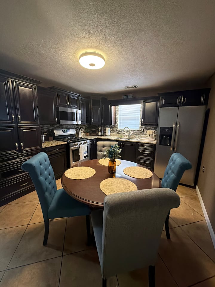 Quiet Cozy Home - Hobbs, NM