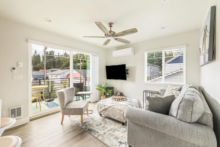Deluxe Adu With Mountain Views In Coeur D'alene - Coeur d'Alene, ID