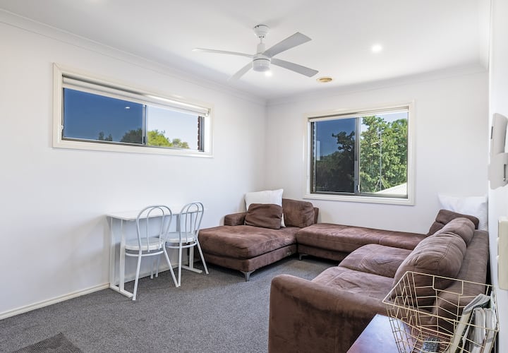 Regent Retreat - Sleeps 15, Bbq, Pool - Echuca